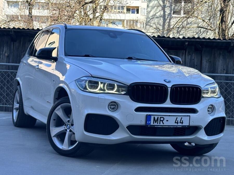 White BMW X5 2013 in Tukums, with an engine capacity of 3.00 L and mileage of 261 thousand km for 19990 €, photo 1 on AUTOMOTO.COM.LV