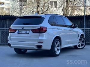 White BMW X5 2013 in Tukums, with an engine capacity of 3.00 L and mileage of 261 thousand km for 19990 €, photo 9 on AUTOMOTO.COM.LV