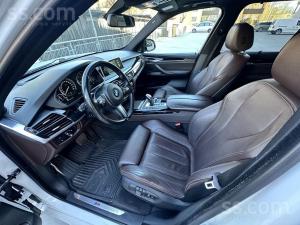 White BMW X5 2013 in Tukums, with an engine capacity of 3.00 L and mileage of 261 thousand km for 19990 €, photo 10 on AUTOMOTO.COM.LV