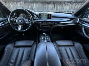 White BMW X5 2013 in Tukums, with an engine capacity of 3.00 L and mileage of 261 thousand km for 19990 €, photo 12 on AUTOMOTO.COM.LV