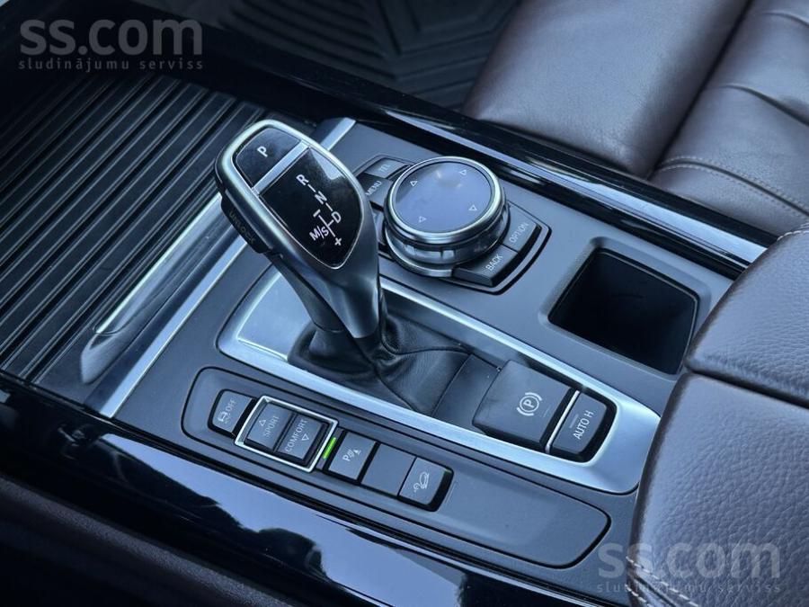 White BMW X5 2013 in Tukums, with an engine capacity of 3.00 L and mileage of 261 thousand km for 19990 €, photo 33 on AUTOMOTO.COM.LV