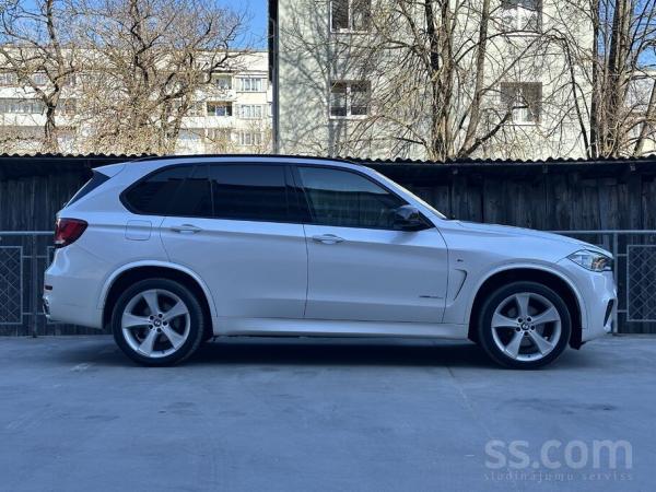 Белый БМВ Х5 2013 в Тукумс, объемом двигателя 3.00 л и пробегом 261 тыс. км за 19490 €, фото 5 на AUTOMOTO.COM.LV