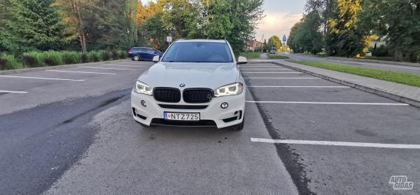 Белый БМВ Х5 2013 в Паневежис, объемом двигателя 2.00 л и пробегом 299 тыс. км за 15800 €, фото 1 на AUTOMOTO.COM.LV