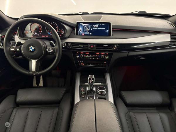 White BMW X5 2013 in Marijampole, with an engine capacity of 2.99 L and mileage of 289 thousand km for 18999 €, photo 3 on AUTOMOTO.COM.LV