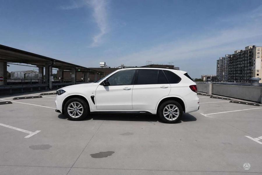Balts BMW X5 2013 Viļņa, ar dzinēja tilpumu 2.99 L un nobraukumu 403 tūkst. km par 16000 €, foto 3 vietnē AUTOMOTO.COM.LV