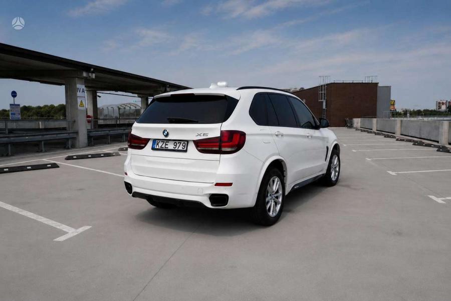 Balts BMW X5 2013 Viļņa, ar dzinēja tilpumu 2.99 L un nobraukumu 403 tūkst. km par 16000 €, foto 4 vietnē AUTOMOTO.COM.LV