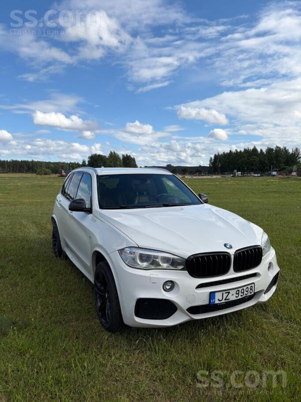 Balts BMW X5 2013 Rīga, ar dzinēja tilpumu 3.00 L un nobraukumu 267 tūkst. km par 15200 €, foto 1 vietnē AUTOMOTO.COM.LV