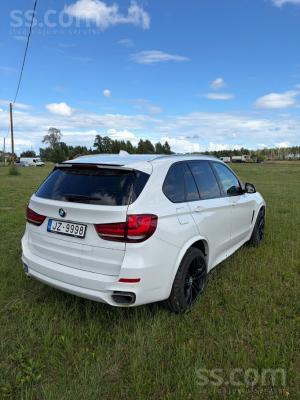Белый БМВ Х5 2013 в Рига, объемом двигателя 3.00 л и пробегом 267 тыс. км за 15200 €, фото 9 на AUTOMOTO.COM.LV