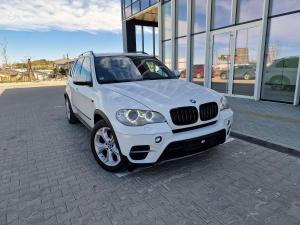 White BMW X5 2013 in Vilnius, with an engine capacity of 2.99 L and mileage of 270 thousand km for 11790 €, photo 3 on AUTOMOTO.COM.LV