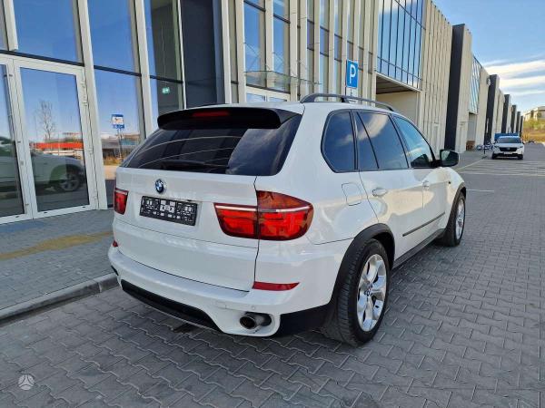 Balts BMW X5 2013 Viļņa, ar dzinēja tilpumu 2.99 L un nobraukumu 270 tūkst. km par 11790 €, foto 6 vietnē AUTOMOTO.COM.LV