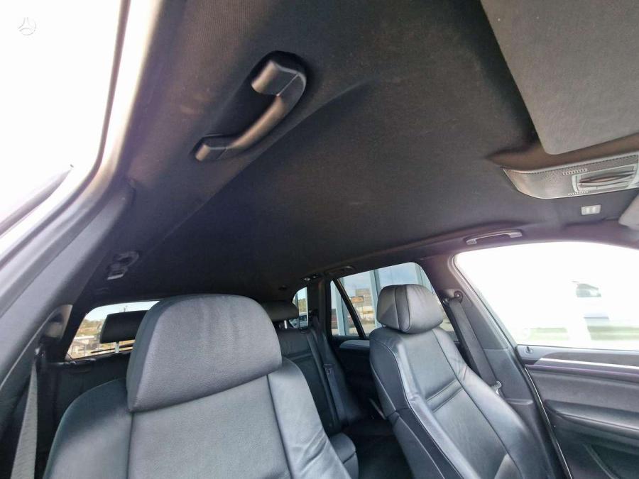 White BMW X5 2013 in Vilnius, with an engine capacity of 2.99 L and mileage of 270 thousand km for 11790 €, photo 12 on AUTOMOTO.COM.LV