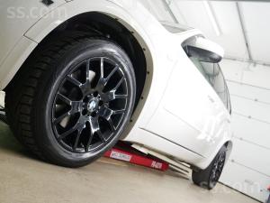 White BMW X5 2013 in Riga, with an engine capacity of 3.00 L and mileage of 125 thousand km for 19500 €, photo 3 on AUTOMOTO.COM.LV