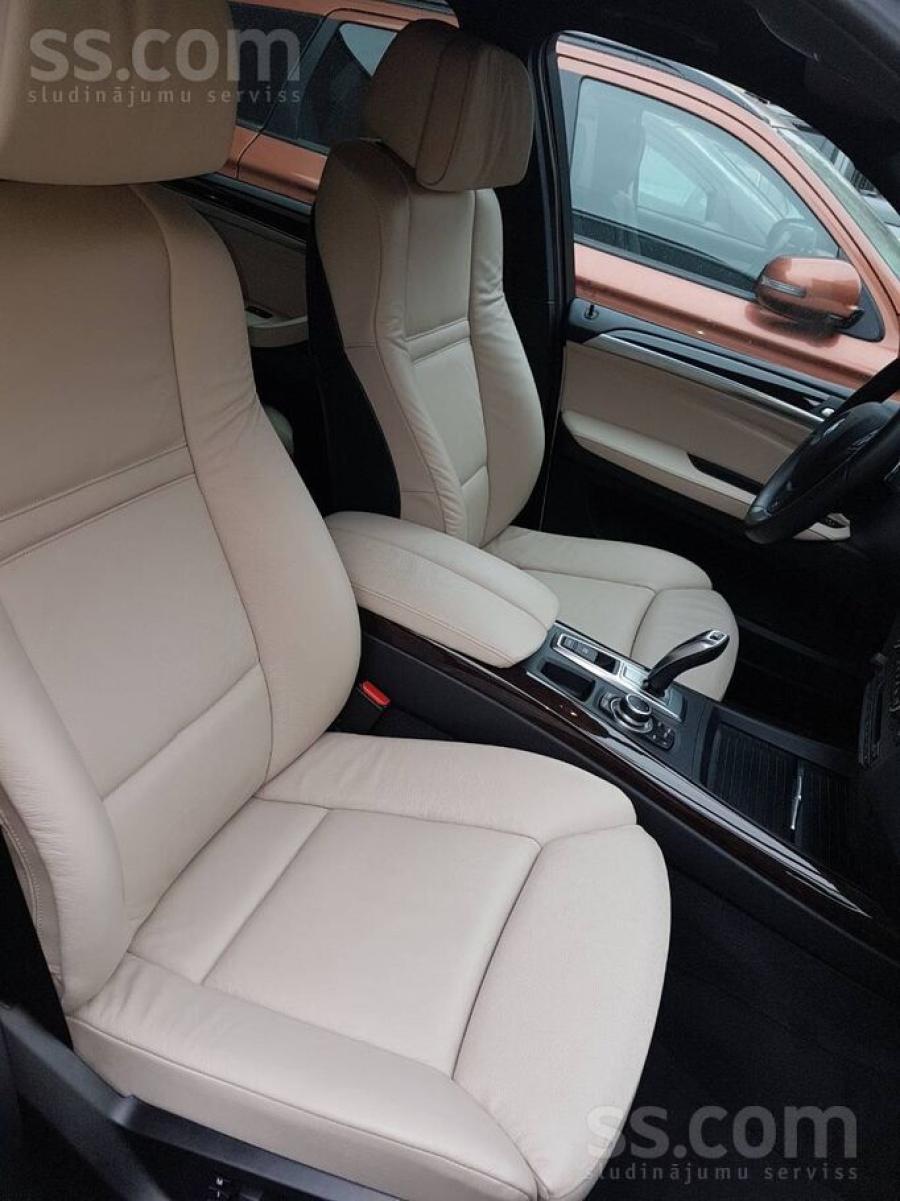 White BMW X5 2013 in Riga, with an engine capacity of 3.00 L and mileage of 125 thousand km for 19500 €, photo 5 on AUTOMOTO.COM.LV