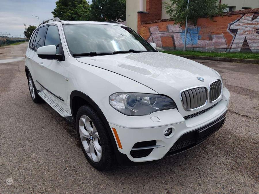 Balts BMW X5 2013 Šauļi, ar dzinēja tilpumu 3.50 L un nobraukumu 401 tūkst. km par 9200 €, foto 4 vietnē AUTOMOTO.COM.LV