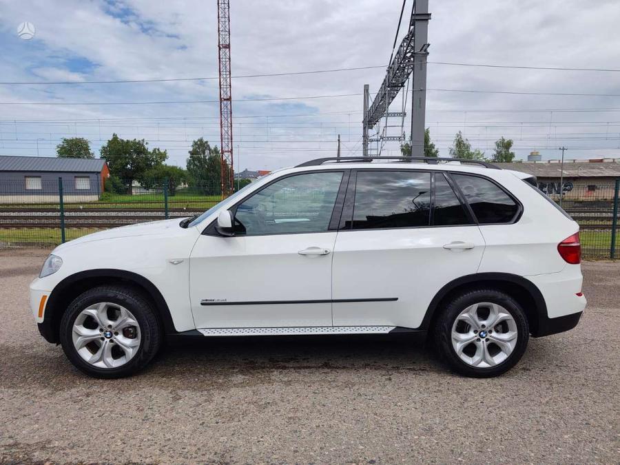 Balts BMW X5 2013 Šauļi, ar dzinēja tilpumu 3.50 L un nobraukumu 401 tūkst. km par 9200 €, foto 9 vietnē AUTOMOTO.COM.LV