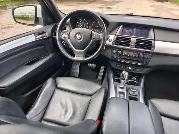 Balts BMW X5 2013 Šauļi, ar dzinēja tilpumu 3.50 L un nobraukumu 401 tūkst. km par 9200 €, foto 10 vietnē AUTOMOTO.COM.LV