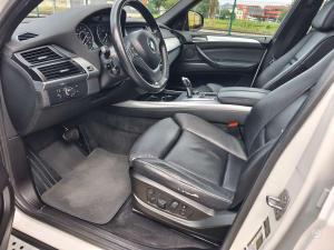 Balts BMW X5 2013 Šauļi, ar dzinēja tilpumu 3.50 L un nobraukumu 401 tūkst. km par 9200 €, foto 13 vietnē AUTOMOTO.COM.LV