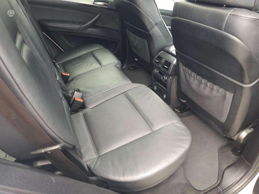 Balts BMW X5 2013 Šauļi, ar dzinēja tilpumu 3.50 L un nobraukumu 401 tūkst. km par 9200 €, foto 15 vietnē AUTOMOTO.COM.LV