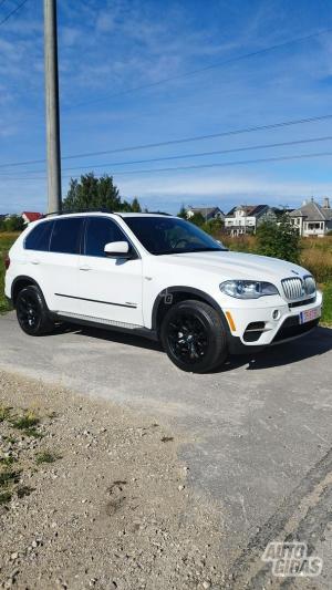Balts BMW X5 2013 Šauļi, ar dzinēja tilpumu 3.00 L un nobraukumu 172 tūkst. km par 12400 €, foto 37 vietnē AUTOMOTO.COM.LV