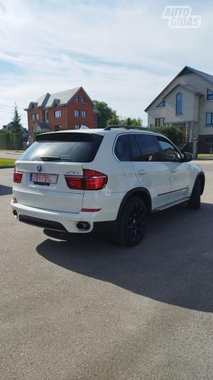 Balts BMW X5 2013 Šauļi, ar dzinēja tilpumu 3.00 L un nobraukumu 172 tūkst. km par 12400 €, foto 4 vietnē AUTOMOTO.COM.LV
