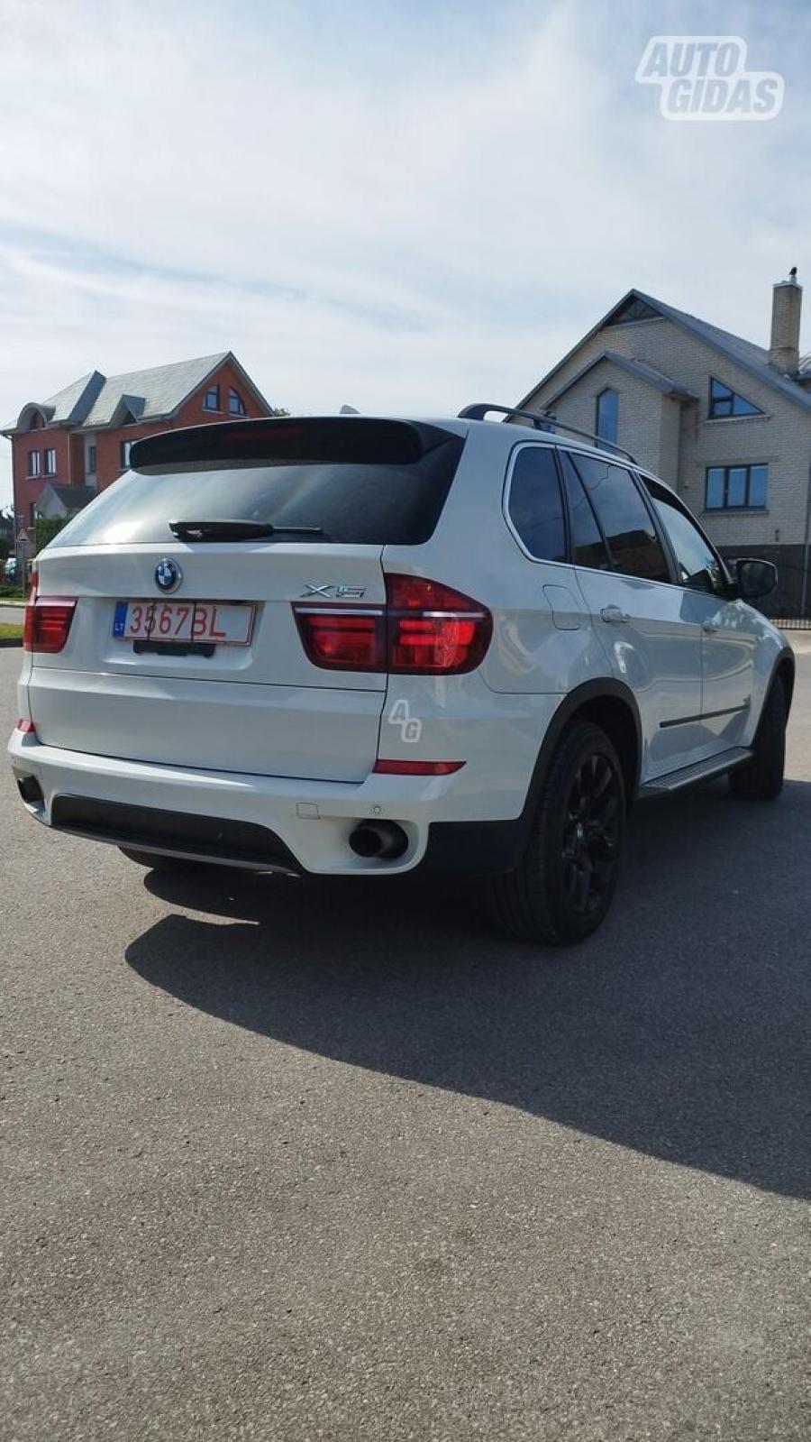 White BMW X5 2013 in Siauliai, with an engine capacity of 3.00 L and mileage of 172 thousand km for 12400 €, photo 13 on AUTOMOTO.COM.LV