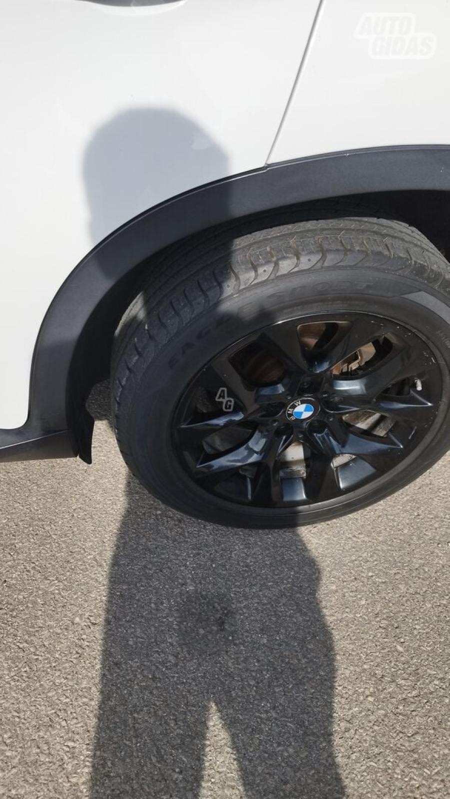 White BMW X5 2013 in Siauliai, with an engine capacity of 3.00 L and mileage of 172 thousand km for 12400 €, photo 19 on AUTOMOTO.COM.LV