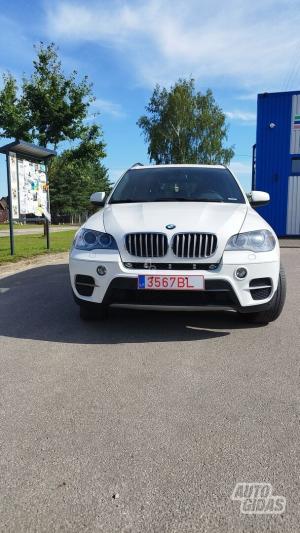 White BMW X5 2013 in Siauliai, with an engine capacity of 3.00 L and mileage of 172 thousand km for 12400 €, photo 31 on AUTOMOTO.COM.LV