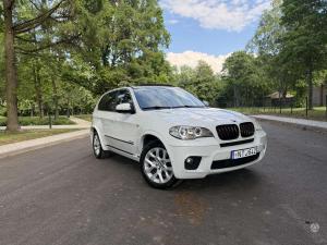 White BMW X5 2013 in Kaunas, with an engine capacity of 2.98 L and mileage of 249 thousand km for 6450 €, photo  on AUTOMOTO.COM.LV