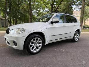 White BMW X5 2013 in Kaunas, with an engine capacity of 2.98 L and mileage of 249 thousand km for 6450 €, photo 4 on AUTOMOTO.COM.LV