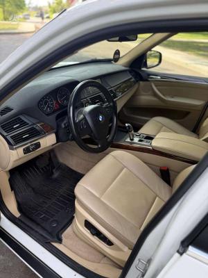 White BMW X5 2013 in Kaunas, with an engine capacity of 2.98 L and mileage of 249 thousand km for 6450 €, photo 7 on AUTOMOTO.COM.LV