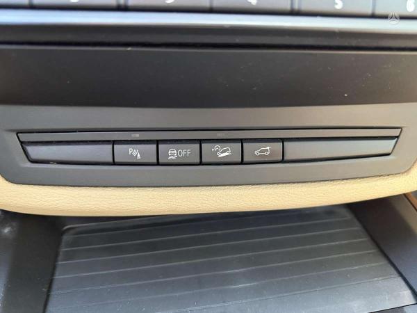 Balts BMW X5 2013 Kauņa, ar dzinēja tilpumu 2.98 L un nobraukumu 249 tūkst. km par 6450 €, foto 10 vietnē AUTOMOTO.COM.LV