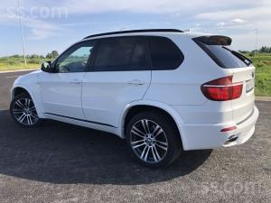 White BMW X5 2013 in Jelgava, with an engine capacity of 3.00 L and mileage of 274 thousand km for 12000 €, photo 5 on AUTOMOTO.COM.LV