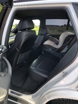 White BMW X5 2013 in Jelgava, with an engine capacity of 3.00 L and mileage of 274 thousand km for 12000 €, photo 8 on AUTOMOTO.COM.LV