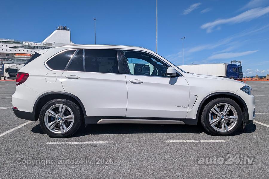 Balts BMW X5 2013 Tallina, ar dzinēja tilpumu 3.00 L un nobraukumu 210 tūkst. km par 19900 €, foto 8 vietnē AUTOMOTO.COM.LV
