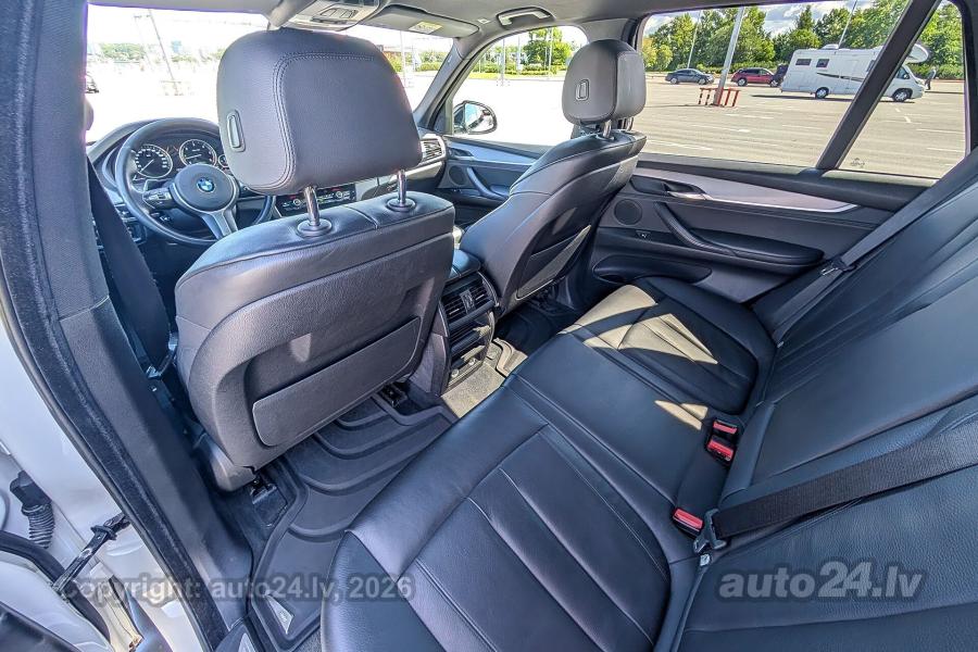 Balts BMW X5 2013 Tallina, ar dzinēja tilpumu 3.00 L un nobraukumu 210 tūkst. km par 19900 €, foto 13 vietnē AUTOMOTO.COM.LV