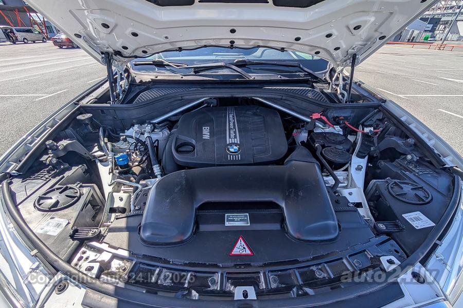 Balts BMW X5 2013 Tallina, ar dzinēja tilpumu 3.00 L un nobraukumu 210 tūkst. km par 19900 €, foto 17 vietnē AUTOMOTO.COM.LV