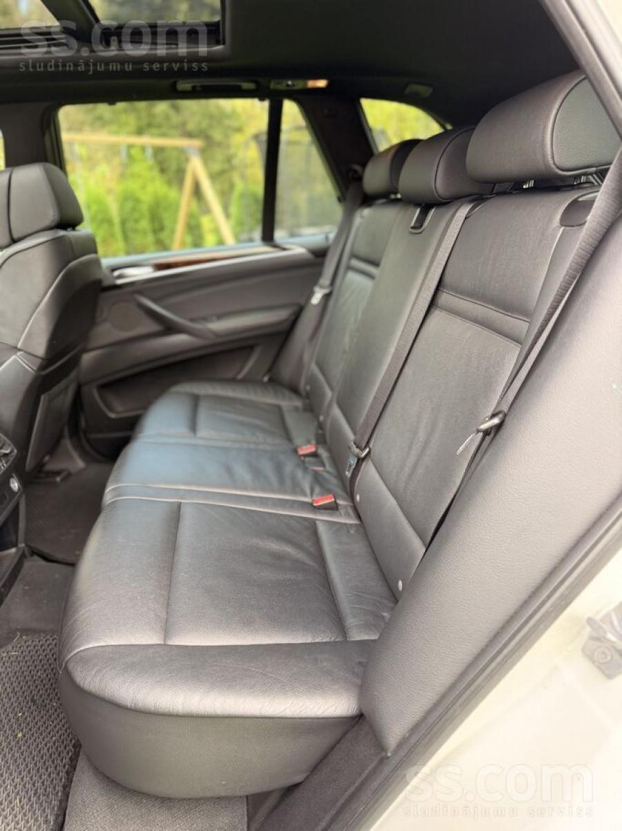 Balts BMW X5 2013 Jūrmala, ar dzinēja tilpumu 3.00 L un nobraukumu 232 tūkst. km par 12390 €, foto 14 vietnē AUTOMOTO.COM.LV