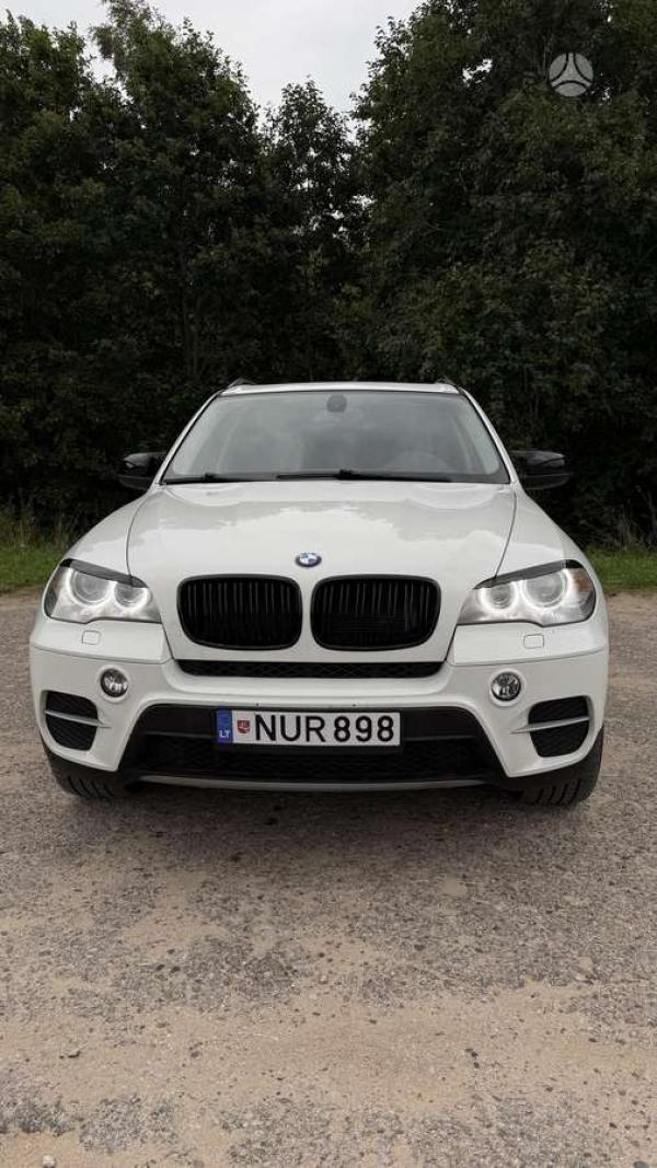 Balts BMW X5 2013 Šauļi, ar dzinēja tilpumu 2.98 L un nobraukumu 228 tūkst. km par 9800 €, foto 1 vietnē AUTOMOTO.COM.LV