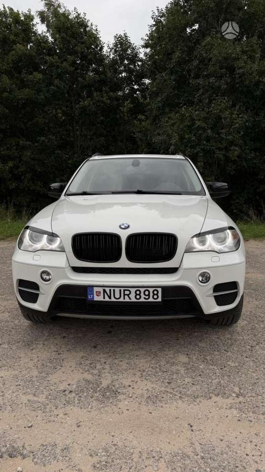Balts BMW X5 2013 Šauļi, ar dzinēja tilpumu 2.98 L un nobraukumu 228 tūkst. km par 9800 €, foto 1 vietnē AUTOMOTO.COM.LV