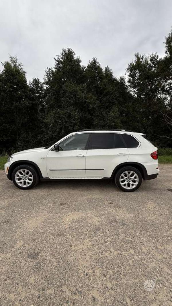 Balts BMW X5 2013 Šauļi, ar dzinēja tilpumu 2.98 L un nobraukumu 228 tūkst. km par 9800 €, foto 3 vietnē AUTOMOTO.COM.LV