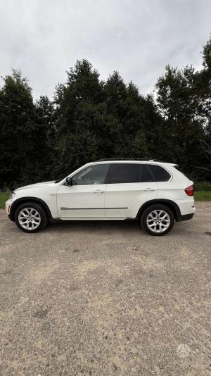 Balts BMW X5 2013 Šauļi, ar dzinēja tilpumu 2.98 L un nobraukumu 228 tūkst. km par 9800 €, foto 3 vietnē AUTOMOTO.COM.LV