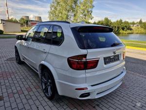 White BMW X5 2013 in Vilnius, with an engine capacity of 2.99 L and mileage of 277 thousand km for 11950 €, photo 5 on AUTOMOTO.COM.LV