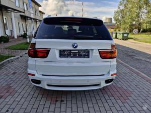 White BMW X5 2013 in Vilnius, with an engine capacity of 2.99 L and mileage of 277 thousand km for 11950 €, photo 7 on AUTOMOTO.COM.LV