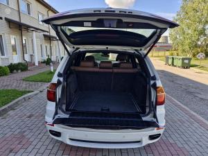 White BMW X5 2013 in Vilnius, with an engine capacity of 2.99 L and mileage of 277 thousand km for 11950 €, photo 12 on AUTOMOTO.COM.LV