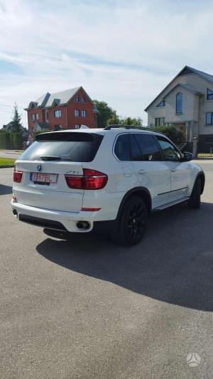 Balts BMW X5 2013 Šauļi, ar dzinēja tilpumu 2.98 L un nobraukumu 172 tūkst. km par 12200 €, foto 10 vietnē AUTOMOTO.COM.LV