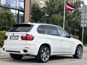 White BMW X5 2013 in Riga, with an engine capacity of 3.00 L and mileage of 231 thousand km for 13000 €, photo 4 on AUTOMOTO.COM.LV