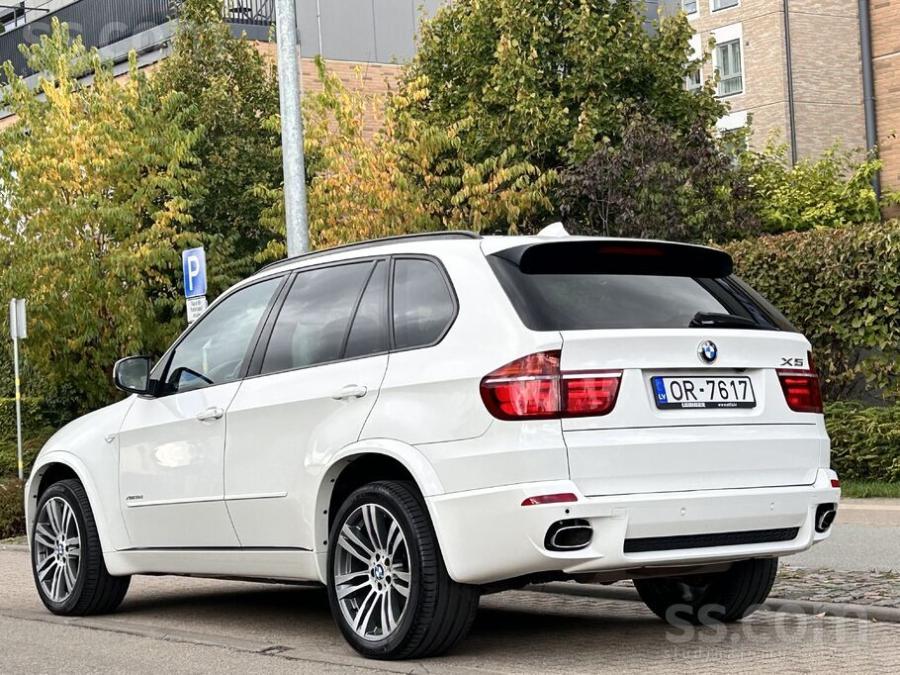 White BMW X5 2013 in Riga, with an engine capacity of 3.00 L and mileage of 231 thousand km for 13000 €, photo 8 on AUTOMOTO.COM.LV