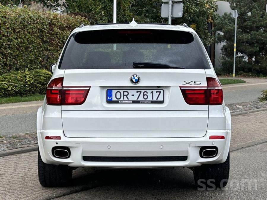 White BMW X5 2013 in Riga, with an engine capacity of 3.00 L and mileage of 231 thousand km for 13000 €, photo 11 on AUTOMOTO.COM.LV