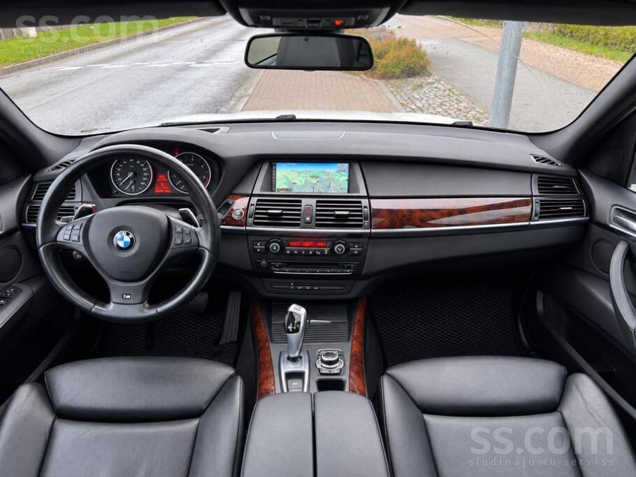 White BMW X5 2013 in Riga, with an engine capacity of 3.00 L and mileage of 231 thousand km for 13000 €, photo 13 on AUTOMOTO.COM.LV