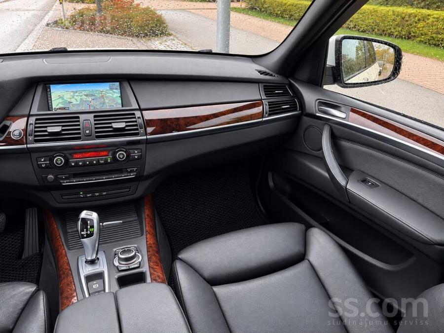 White BMW X5 2013 in Riga, with an engine capacity of 3.00 L and mileage of 231 thousand km for 13000 €, photo 14 on AUTOMOTO.COM.LV
